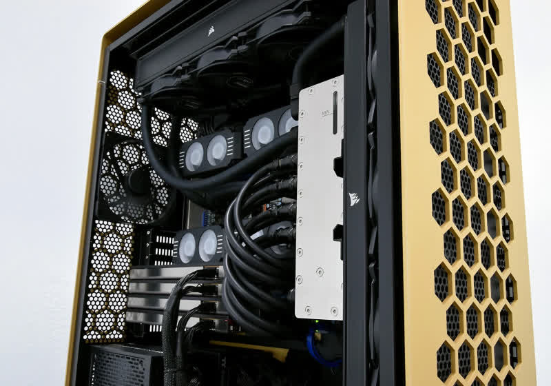 The $120,000 Titan A900 crams 6TB of RAM into what's quite possibly the ...