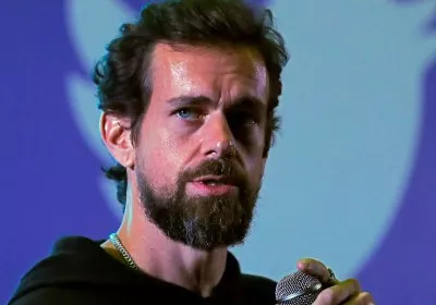 jack dorsey bitchat bluetooth privacy messaging peer-to-peer